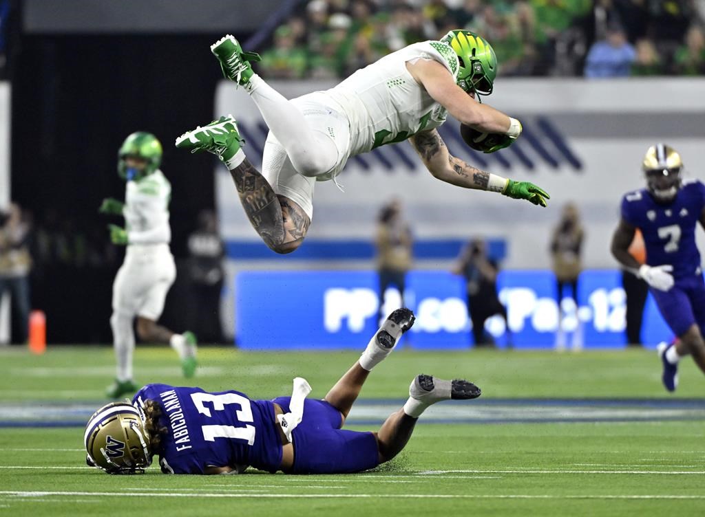 No. 3 Washington beats No. 5 Oregon 34-31 in Pac-12 finale to wrap up ...