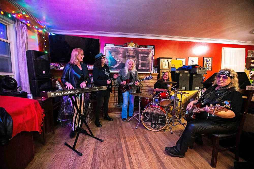 She rocks – Winnipeg Free Press