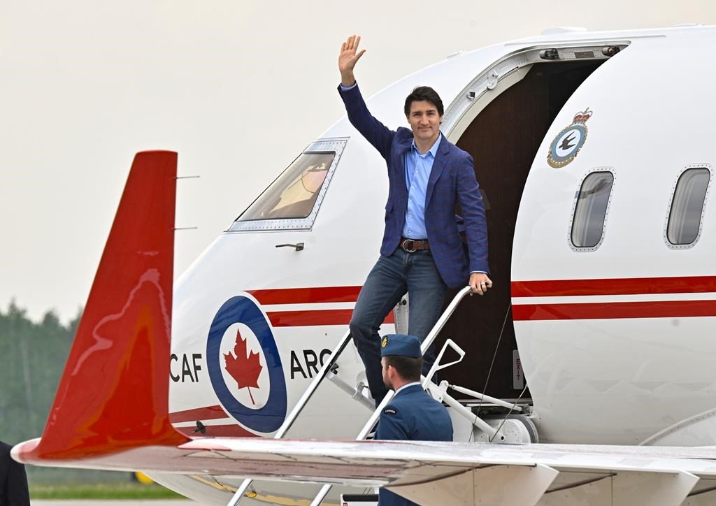 Military sends second aircraft after Trudeau’s plane breaks down in ...