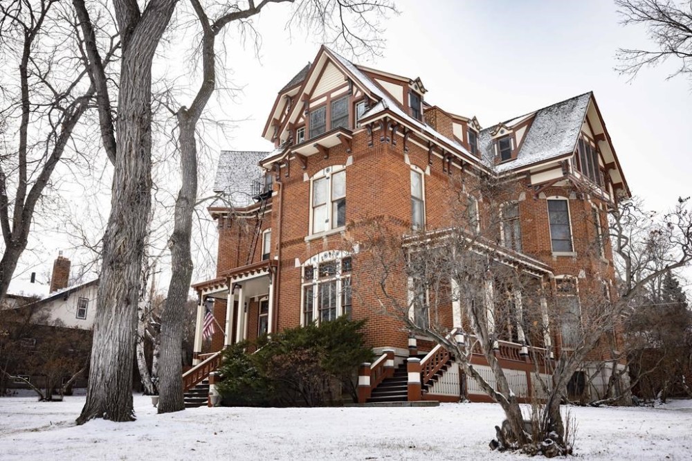 Montana governor, first lady buy mansion for $4M for governor’s ...