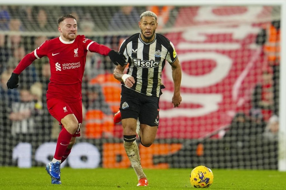 Newcastle midfielder Joelinton to miss at least 6 weeks with thigh ...