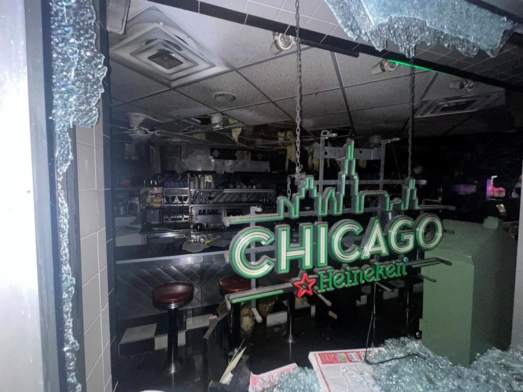 Fire causes extensive damage to iconic Chicago restaurant known for its ...