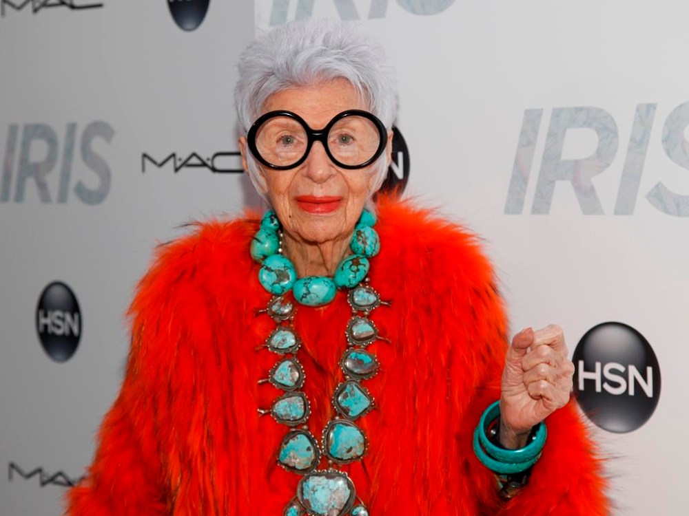 Iris Apfel, fashion icon known for her eye-catching style, dies at 102 ...