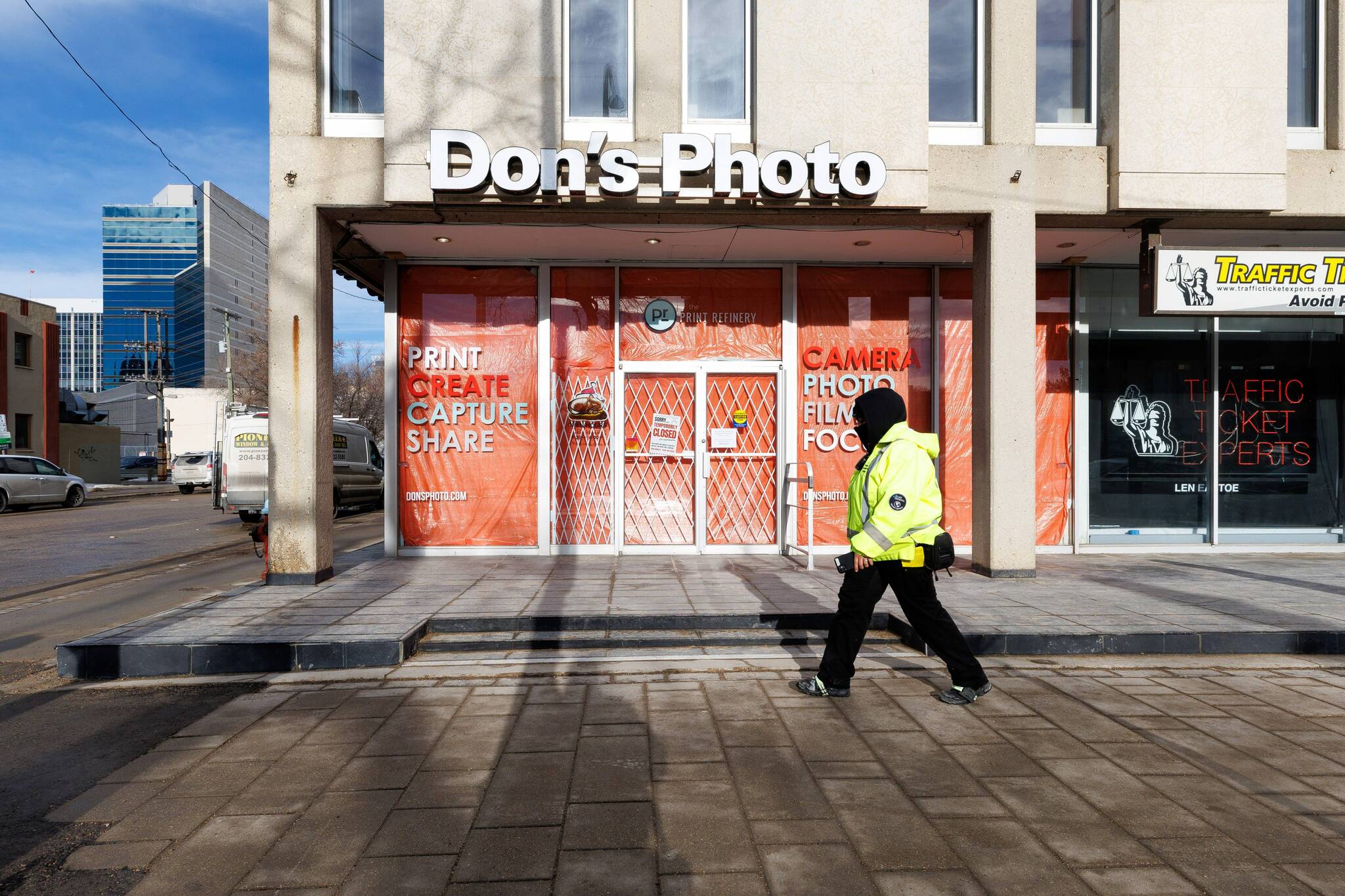 Burst water pipe temporarily shutters Don’s Photo Broadway location ...