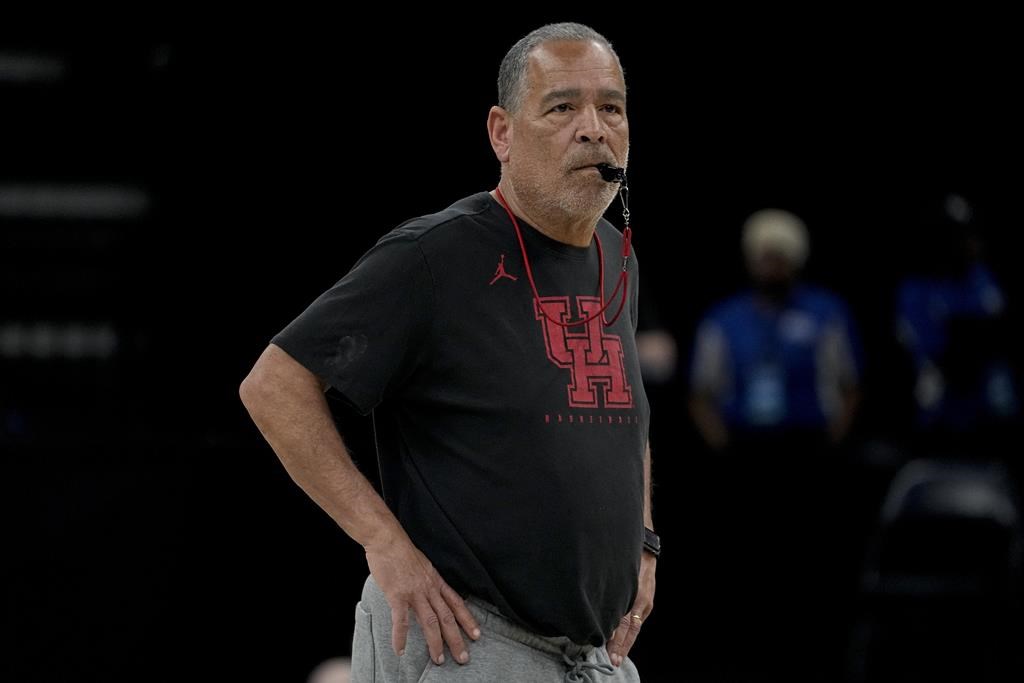 Houston coach Kelvin Sampson edges UConn’s Dan Hurley for AP coach of ...