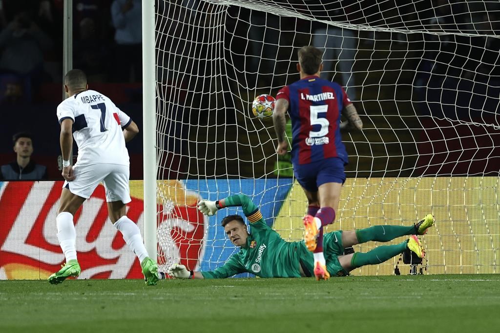 Mbappé scores twice as PSG beats Barcelona to reverse 1st-leg loss and ...