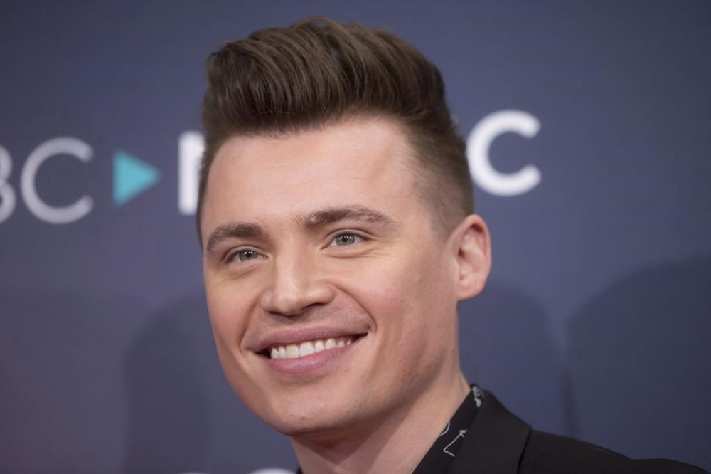 Pop musician Shawn Hook thought he may never sing again after throat ...