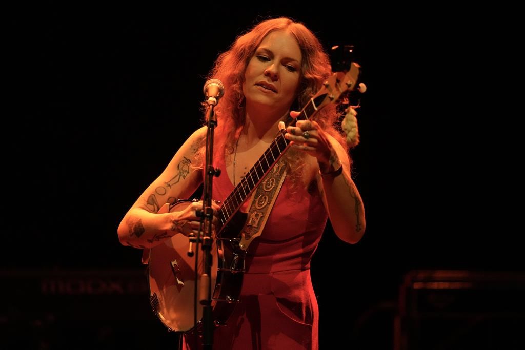 Gordon Lightfoot celebrated in tribute concert with Geddy Lee, Alex ...