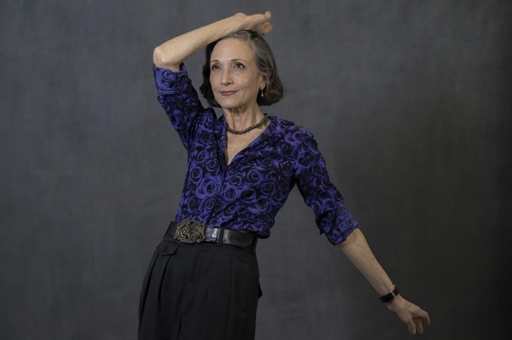 No sets? Few props? No problem, says Bebe Neuwirth on ‘deconstructed ...