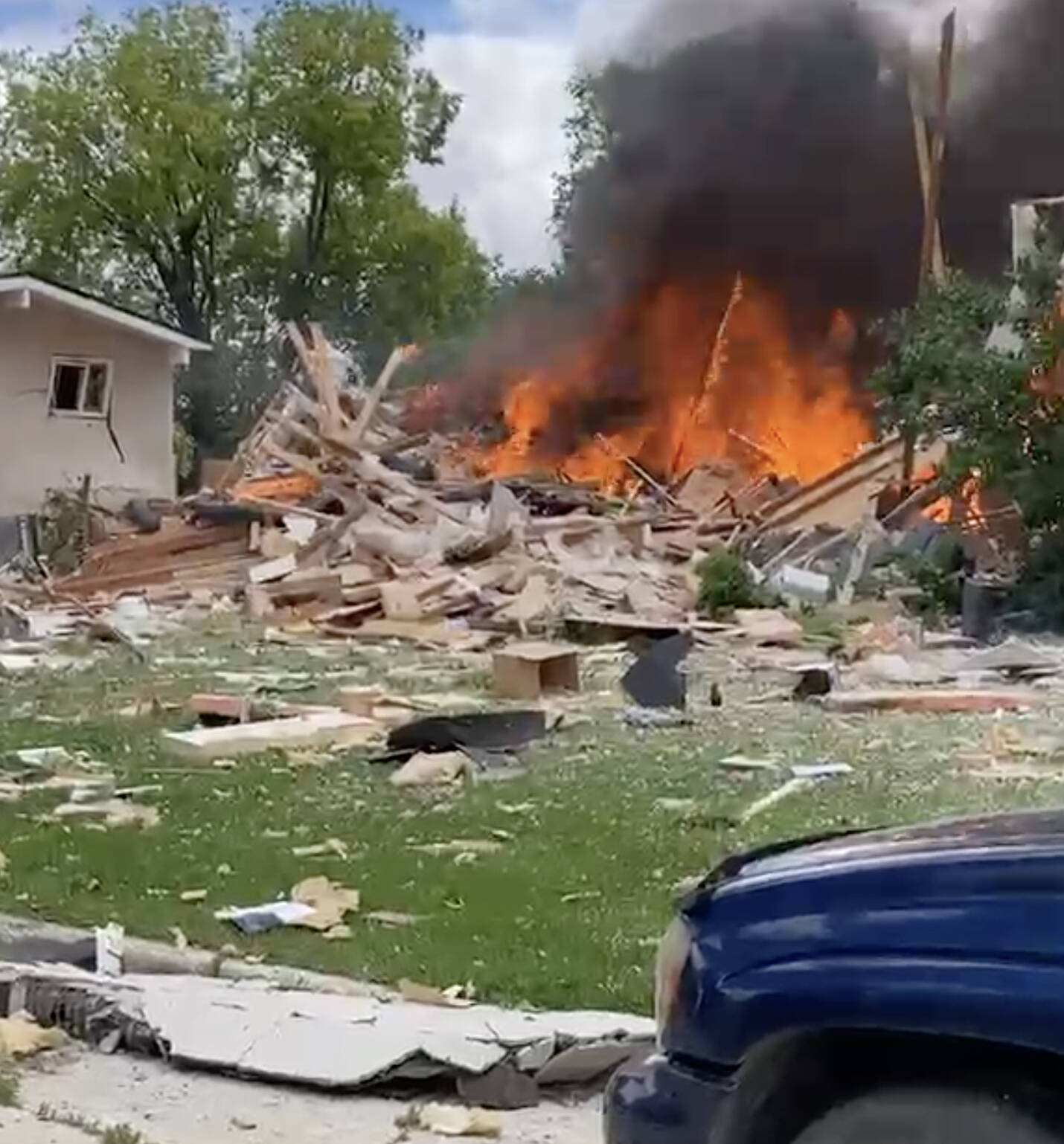 Massive explosion destroys Transcona home, others catch fire – Winnipeg ...
