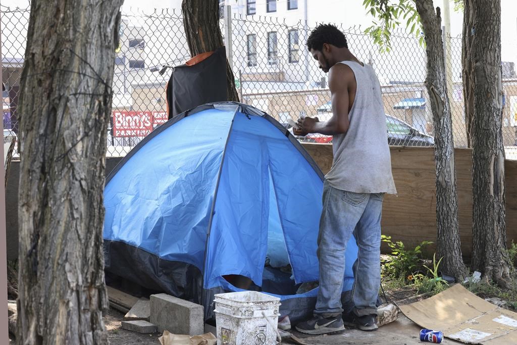 Chicago removing homeless encampment ahead of Democratic National ...
