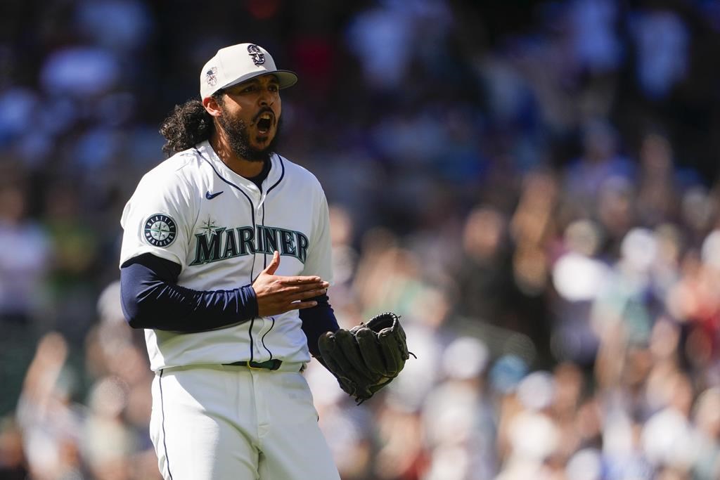 Seattle reliever Andrés Muñoz replaces teammate Logan Gilbert on the AL ...