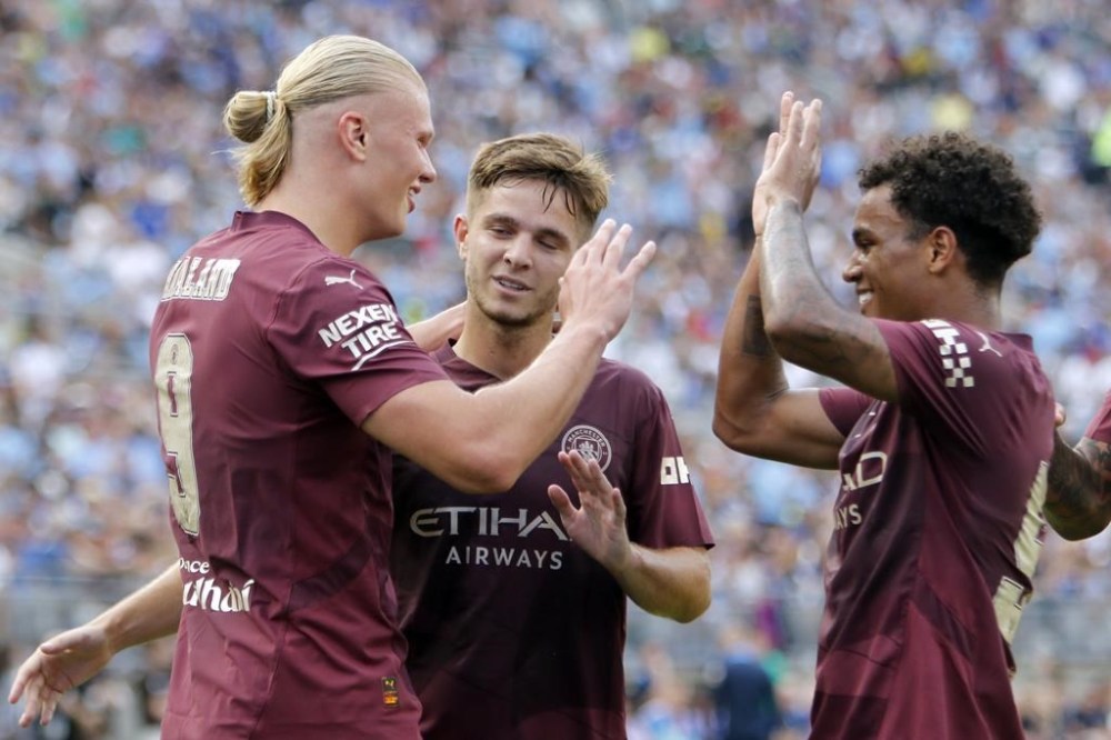 Man City winger Oscar Bobb out for up to 4 months after breaking his ...