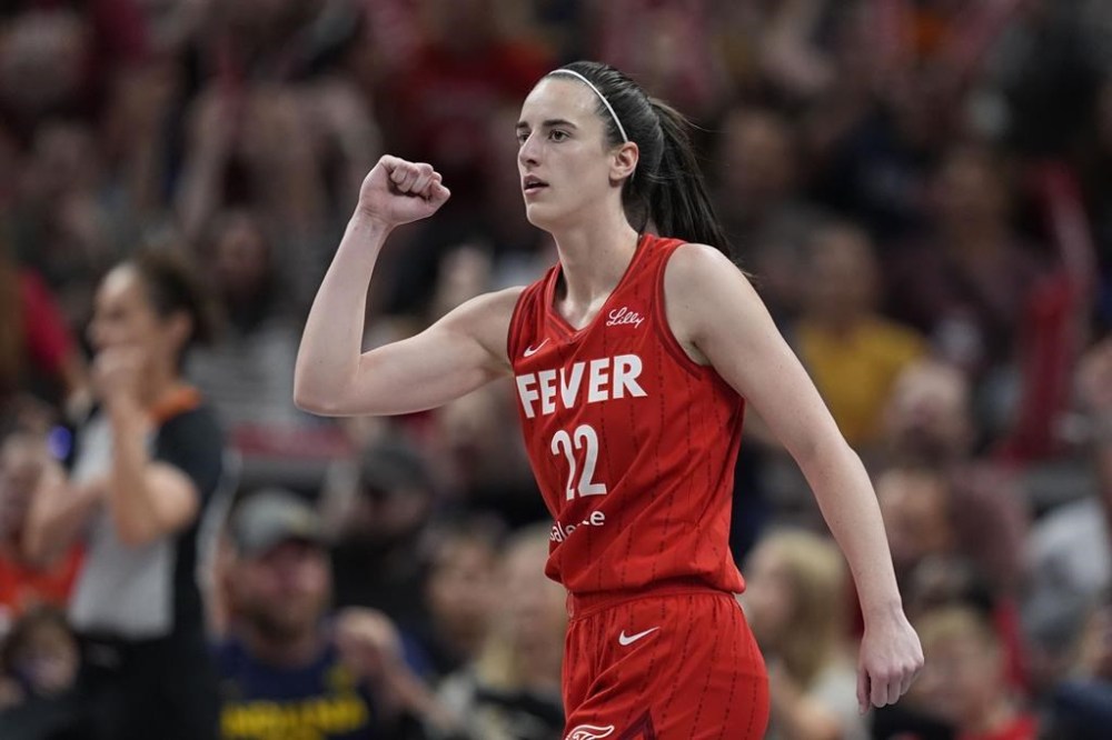 Caitlin Clark scores 29 to help Fever fend off Mercury rally in 98-89 ...