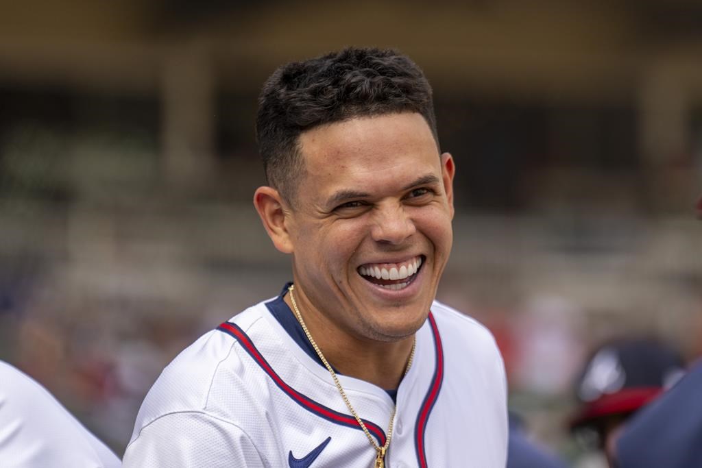 Braves comeback victory over Blue Jays moves them into a tie with Mets ...