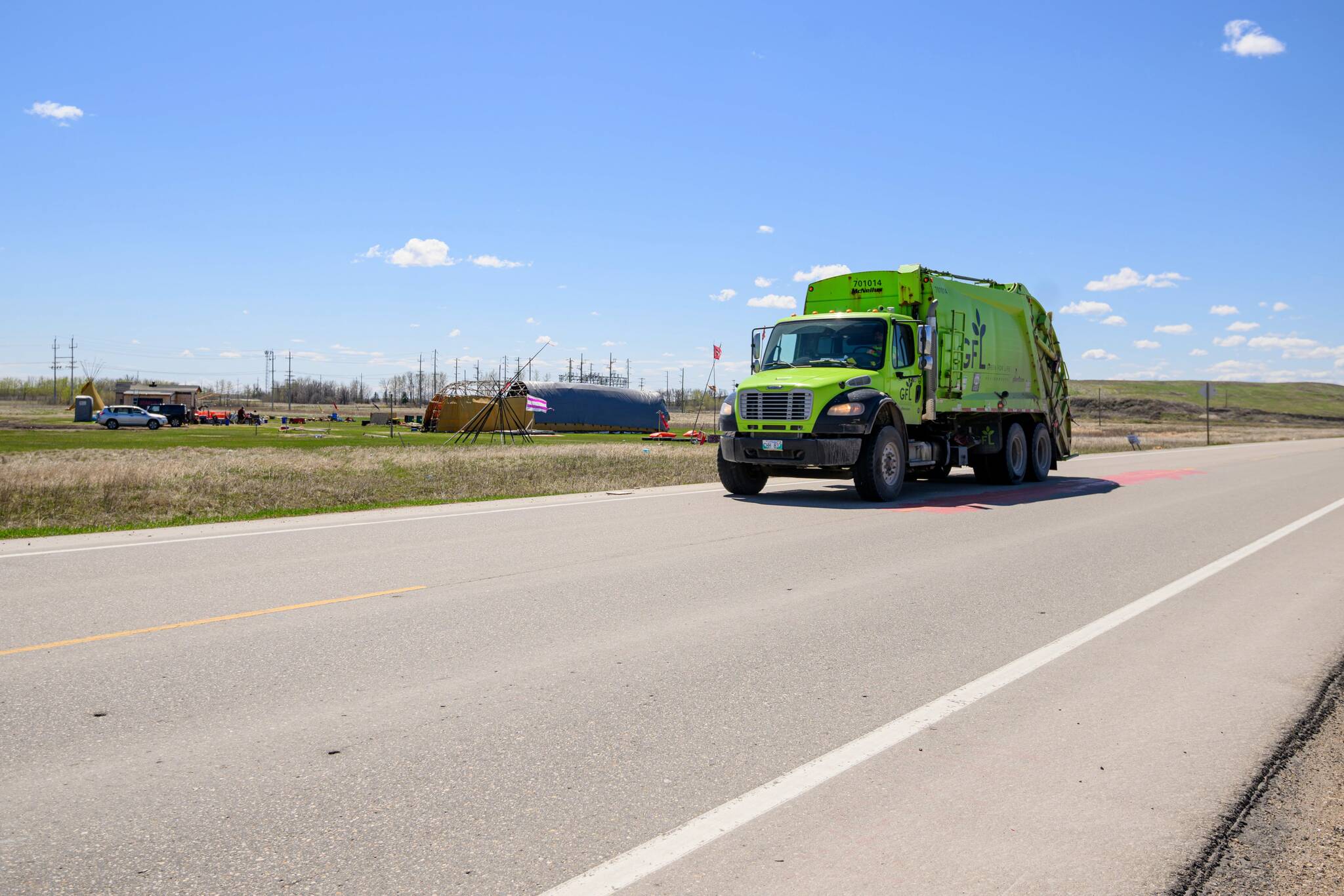 Province eyes GPS tracking of garbage trucks in wake of slayings ...