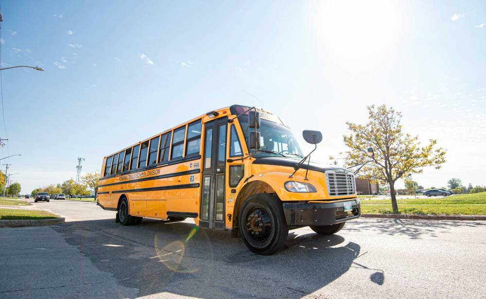 Parents bemoan bus glitches on first day of school – Winnipeg Free Press