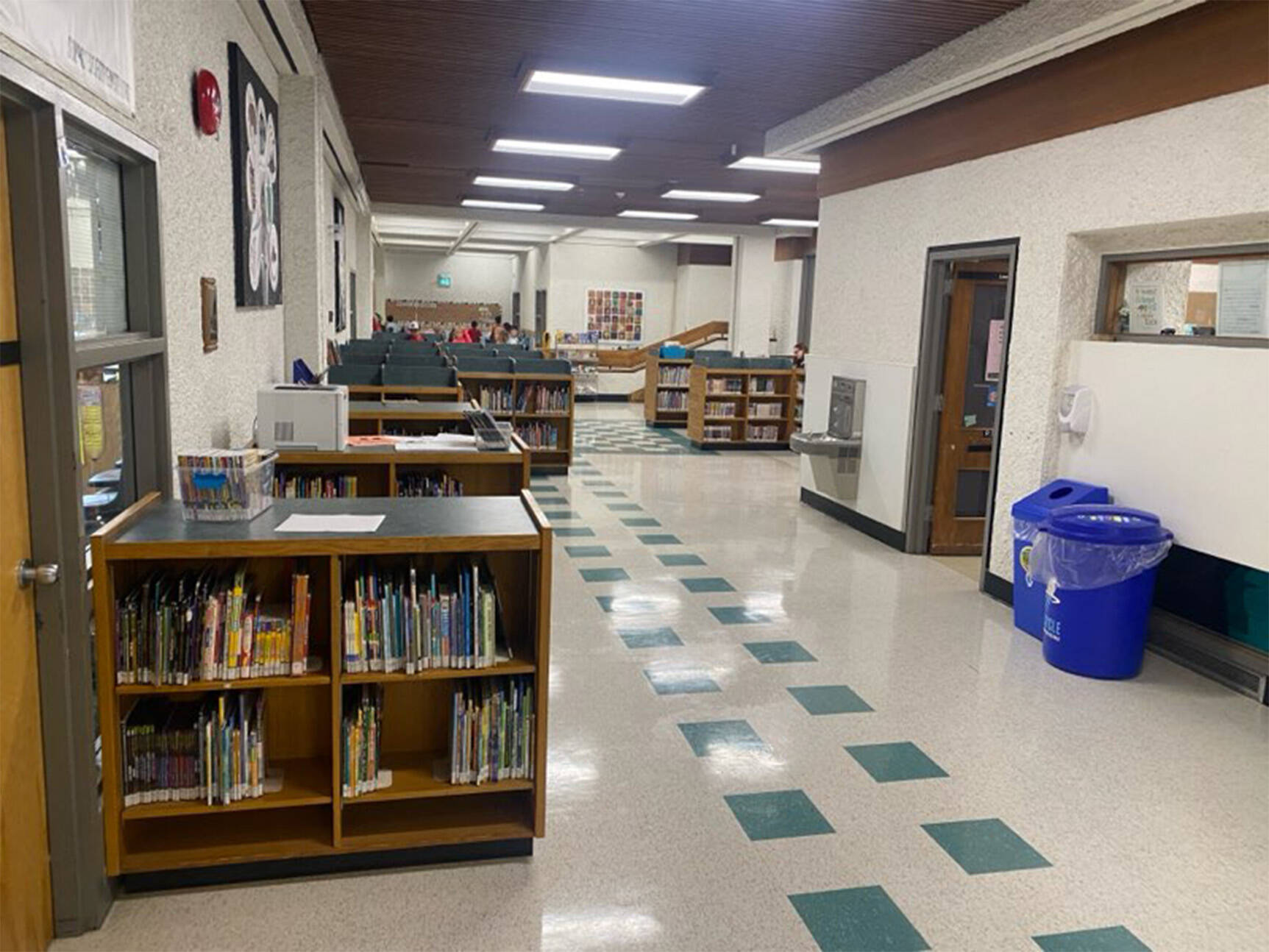 Crowded classes lead to ‘hallway education’ – Winnipeg Free Press