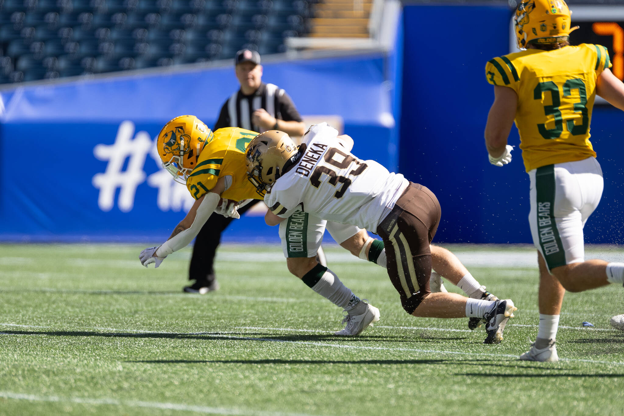 Conway’s timely pass knockdown sends Bisons to third consecutive ...