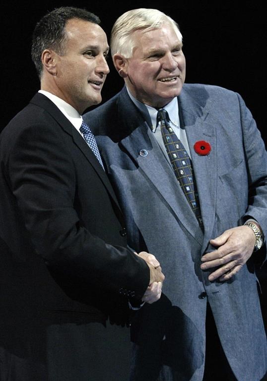 Former Blackhawks forward and Hall of Fame executive Bill Hay has died ...