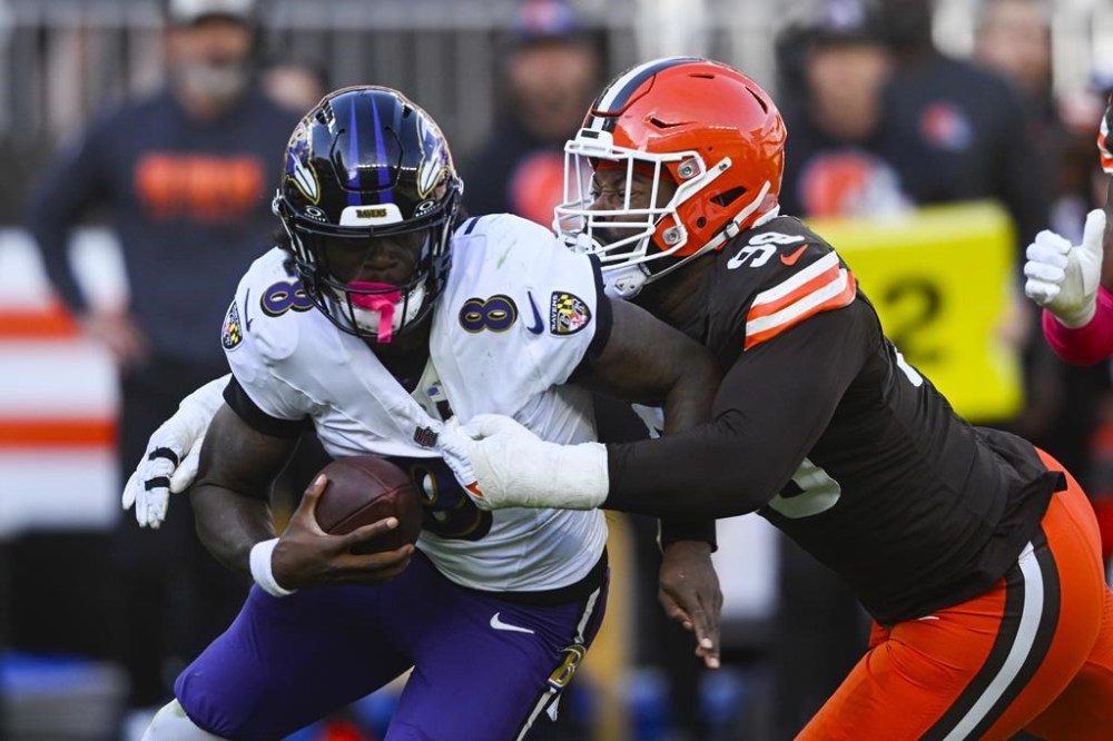Browns trade DE Za’Darius Smith to Lions needing help with pass rush after Aidan Hutchinson’s ...