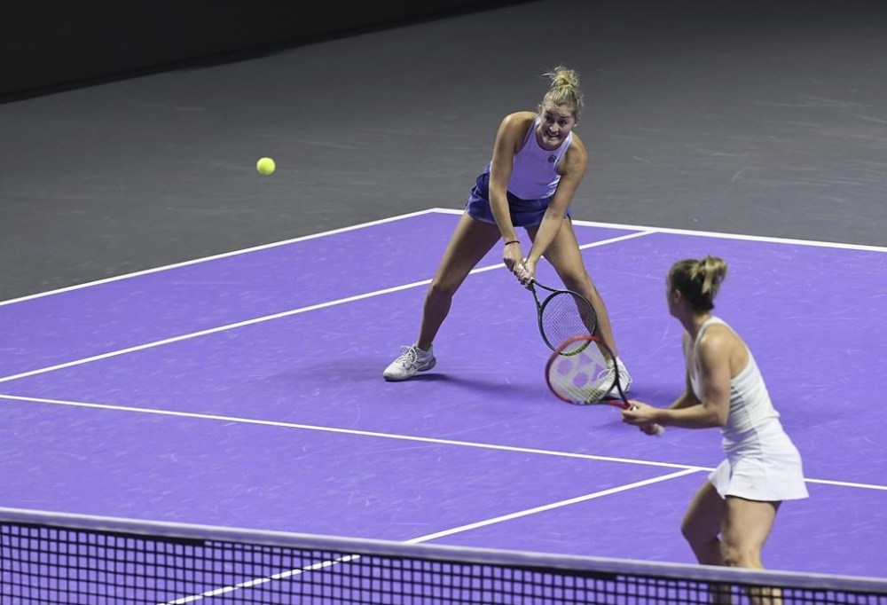 Routliffe and Ottawa’s Dabrowski win doubles title at WTA Finals ...