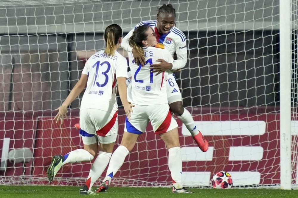 Lyon’s Melchie Dumornay scores spectacular goal from center circle in Women’s Champions League ...