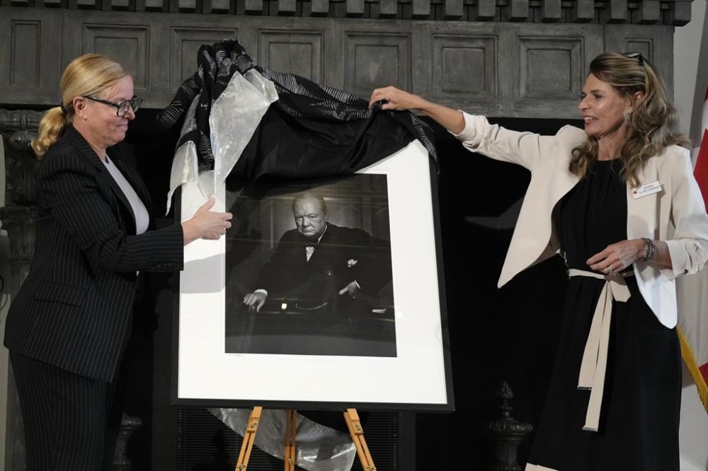 Famous Winston Churchill portrait returns to Ottawa after international ...