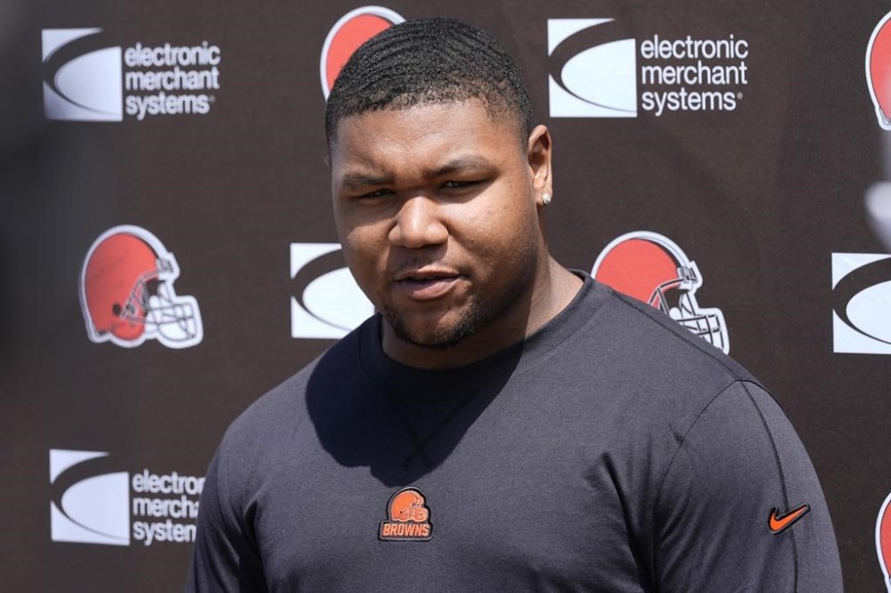 Browns rookie DT Mike Hall Jr. suffers knee injury, coach says he’s ...
