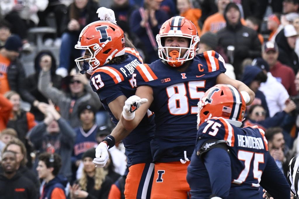 Josh McCray runs for three TDs to lead Illinois to a 38-16 win over ...