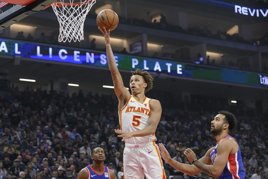 Hunter scores 24 points, Daniels has game-winning block as Hawks beat ...