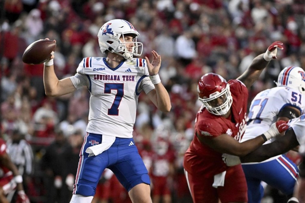 Green’s four touchdowns lead Arkansas to 35-14 win over Louisiana Tech ...