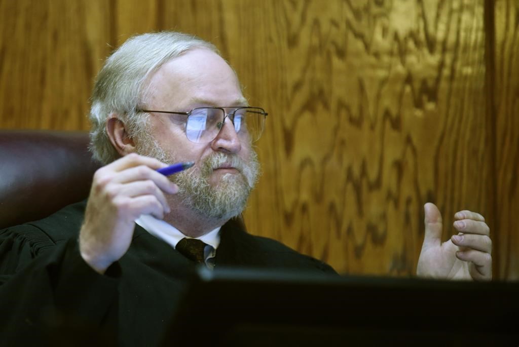 Judge upholds a Missouri law requiring voters to show photo ID to cast ...