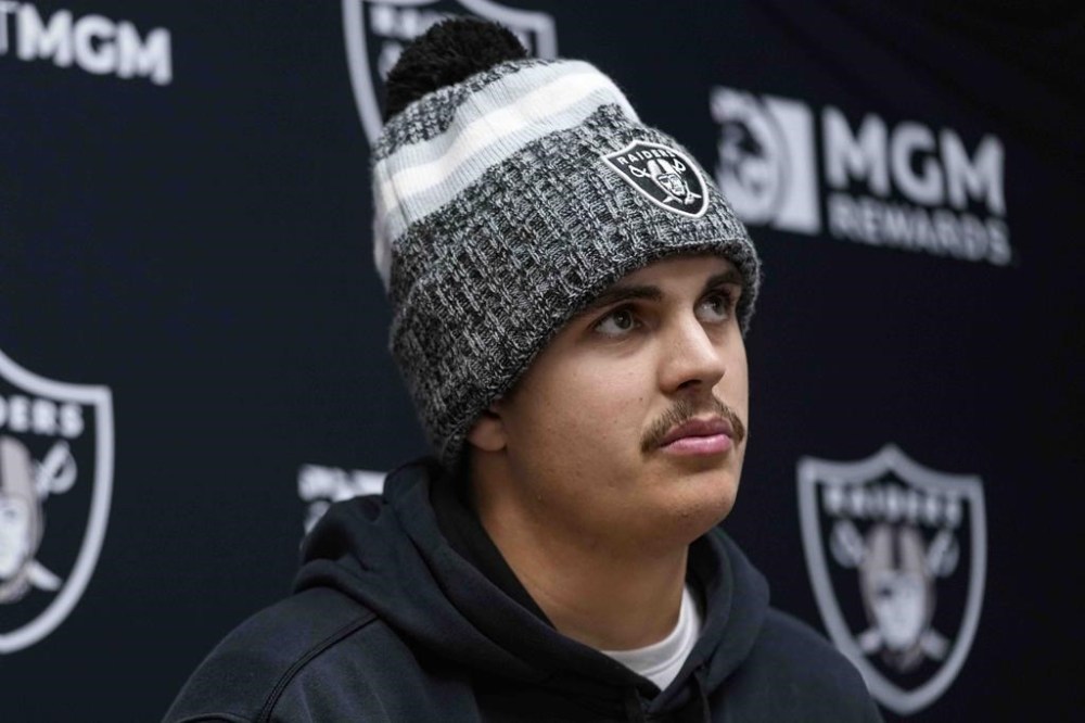 Aidan O’Connell shows in loss to Chiefs that he is the Raiders’ QB for ...