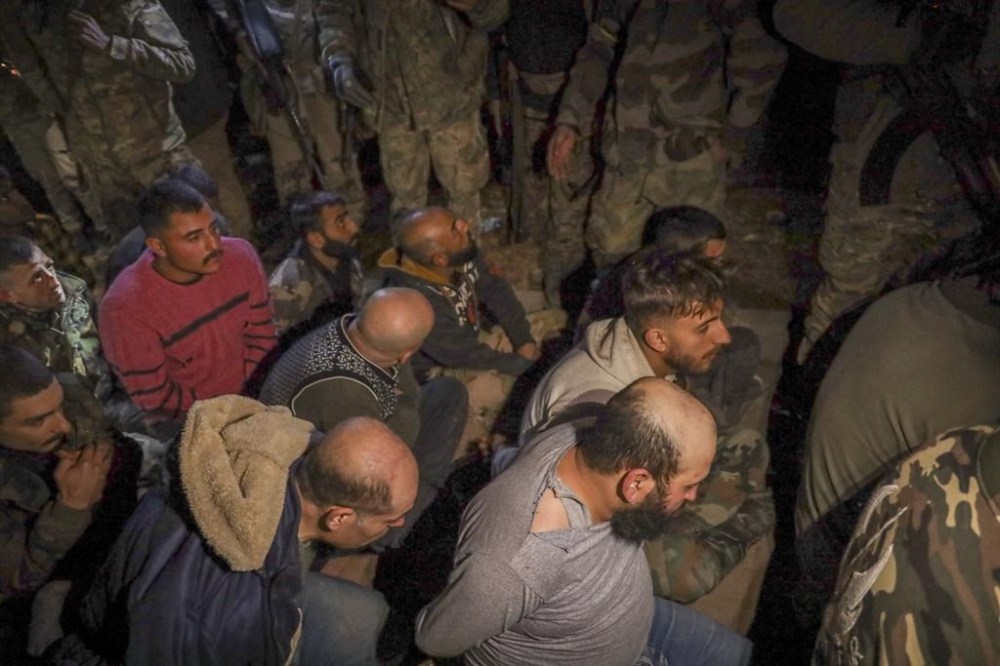 Syria launches counterattacks in an attempt to halt insurgency, as Iran ...