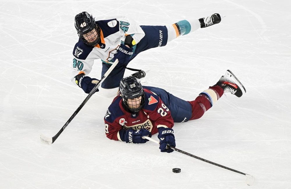 Top draft pick Sarah Fillier scores twice for first PWHL goals, Sirens ...