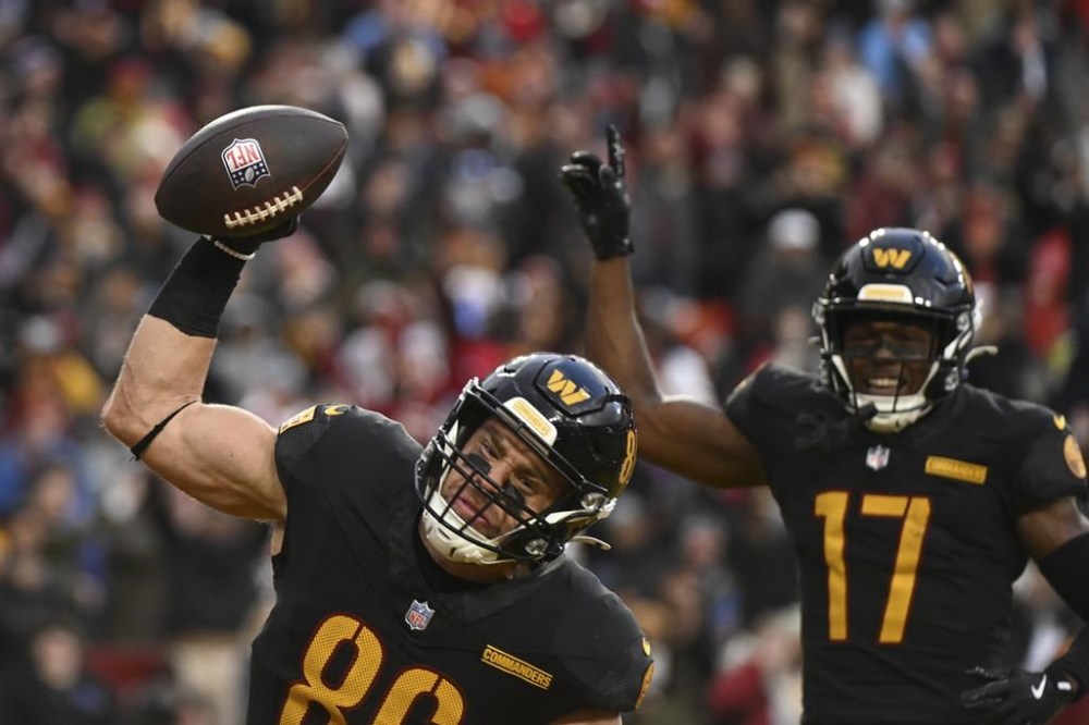 Zach Ertz is playing for Commanders against the Eagles a week after ...