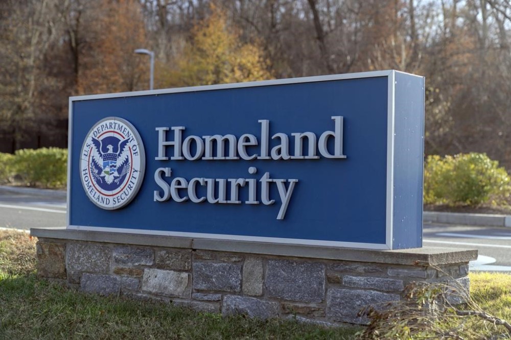 Homeland Security agent pleads not guilty to drug distribution ...
