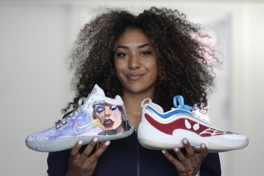 Cal guard Jayda Noble paints custom shoes to express her artistic side ...