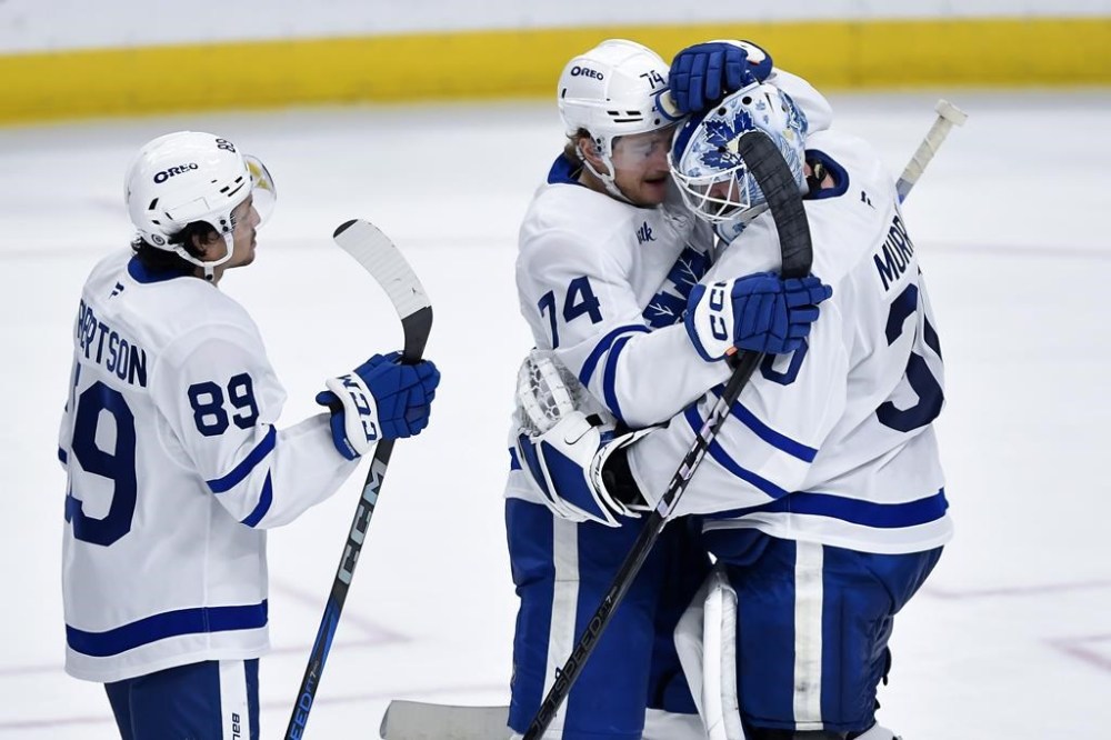 Murray nets first win in nearly 21 months as Maple Leafs beat Sabres 6 ...