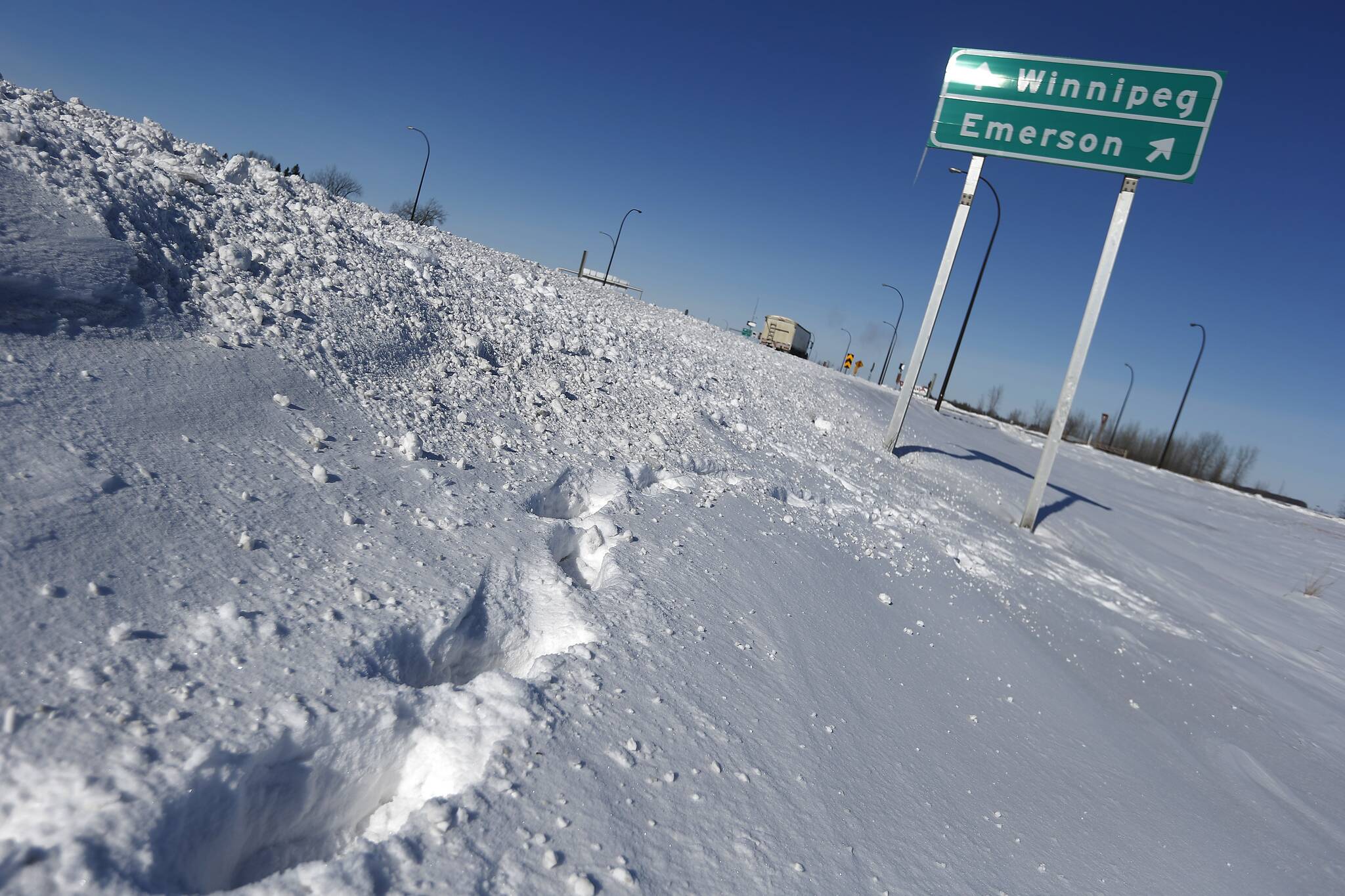 Tory MLAs urge Manitoba to stand up to Ottawa over operating-hour cuts ...