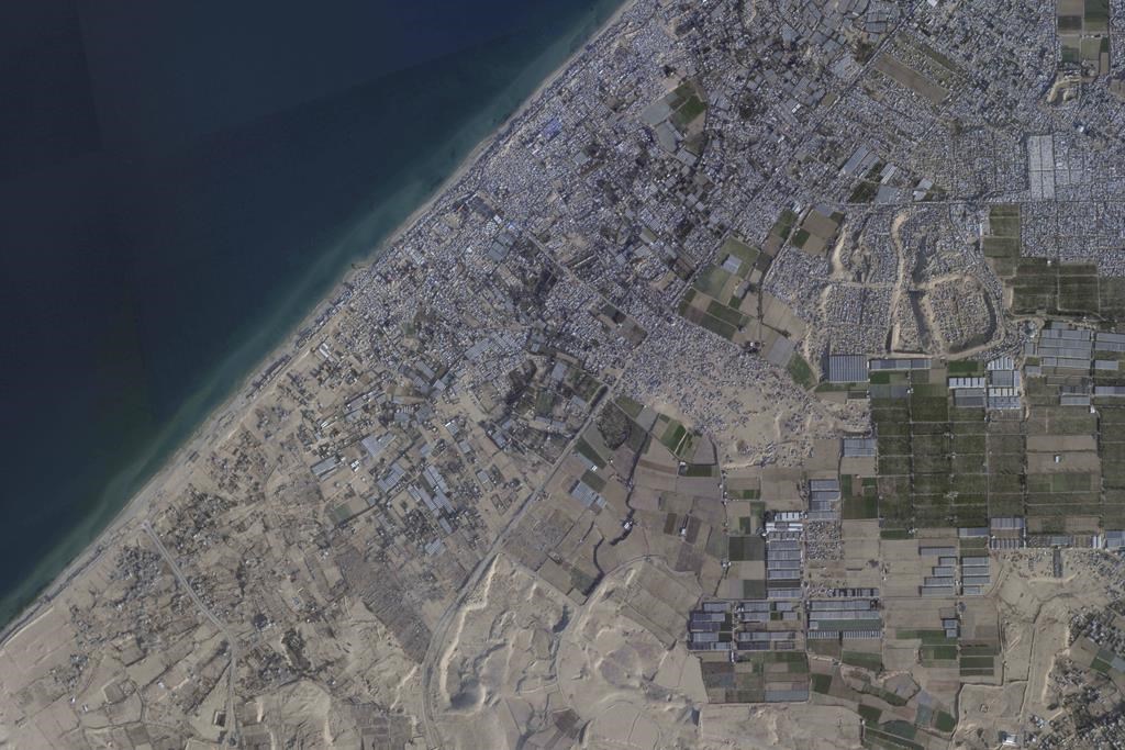 Satellite photos show the Gaza Strip before and after the devastation ...