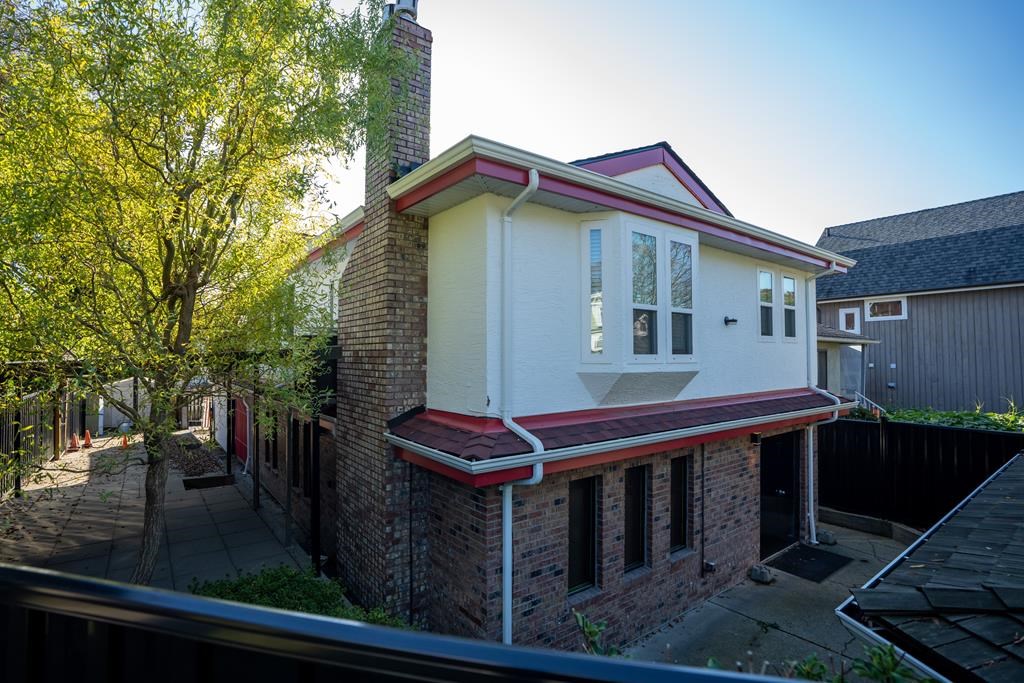 Vancouver home offers space for family, and history as Hells Angels ...