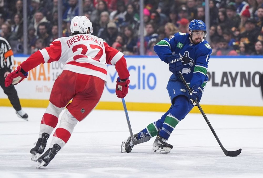 DeBrincat scores in OT, Detroit Red Wings edge Vancouver Canucks 3-2 ...