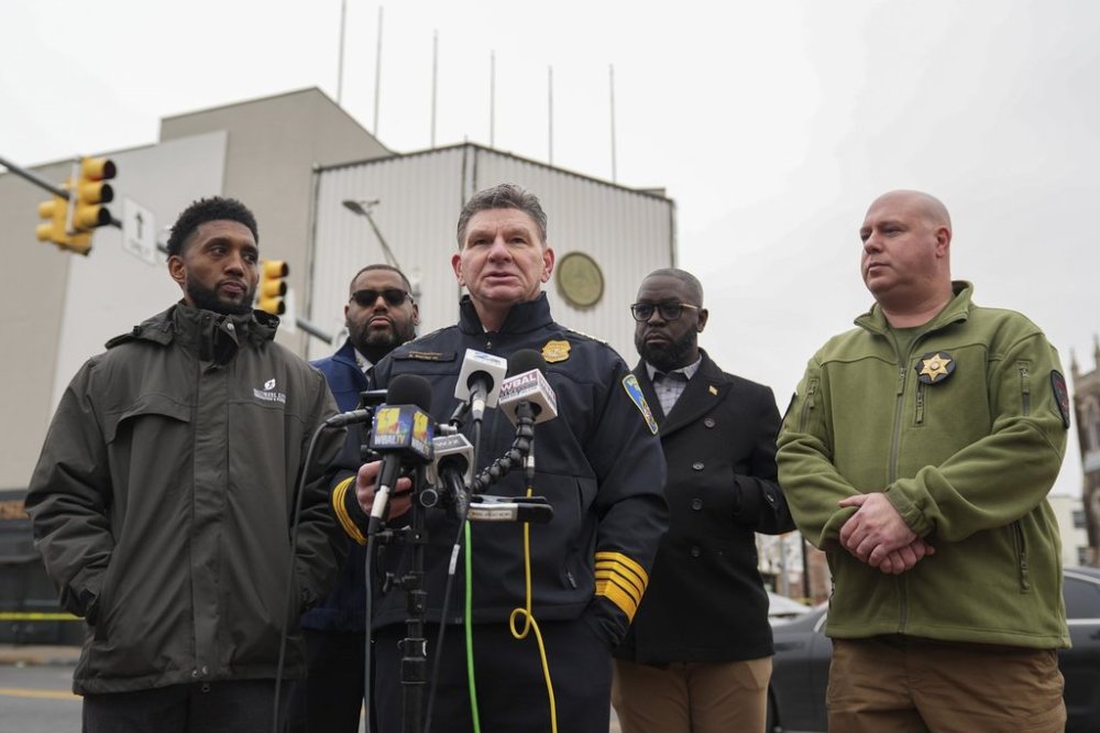A man shot himself in the head inside a Baltimore courthouse, police ...