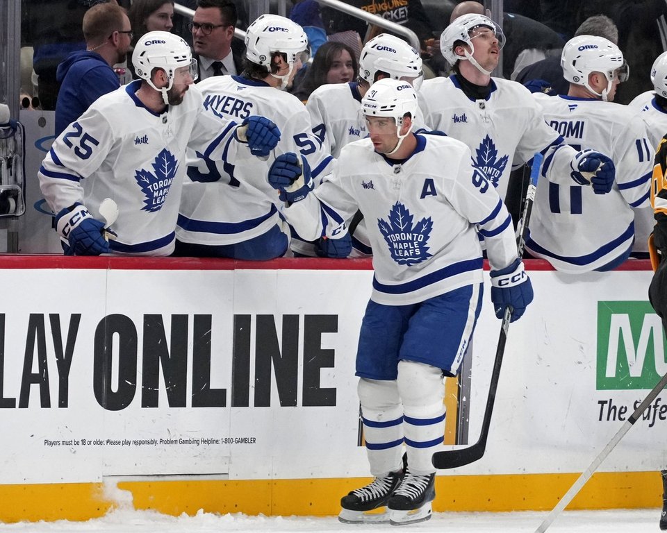 NHL roundup: Maple Leafs win fifth straight, beat Penguins 6-5 in OT ...