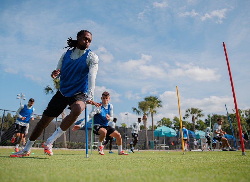 Toronto FC signs 21-year-old centre back Zane Monlouis from Arsenal’s ...