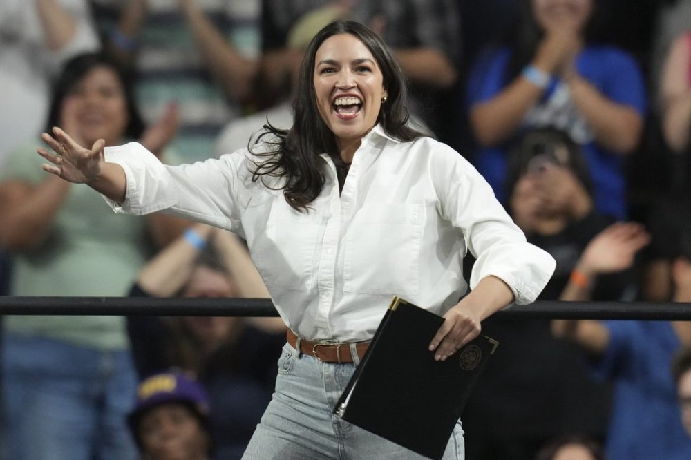 AOC tries to broaden her appeal within a Democratic base spoiling for a ...