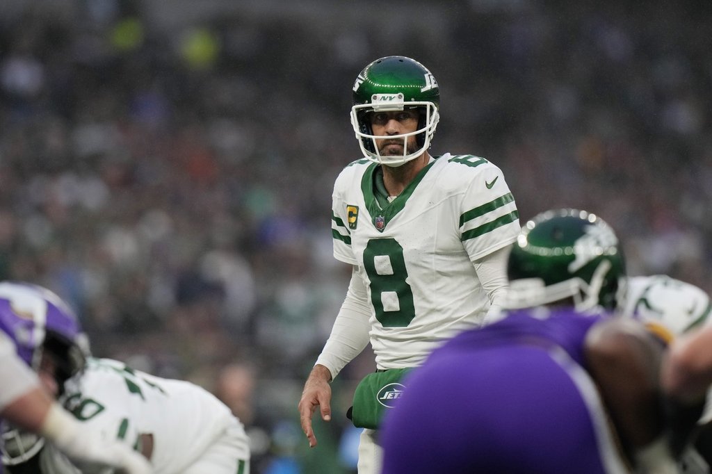 Steelers owner Art Rooney II sees ‘positive signs’ that Aaron Rodgers ...
