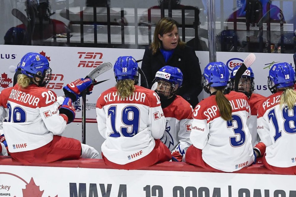 Canada’s MacLeod part of Czech hockey history as first coach of host ...